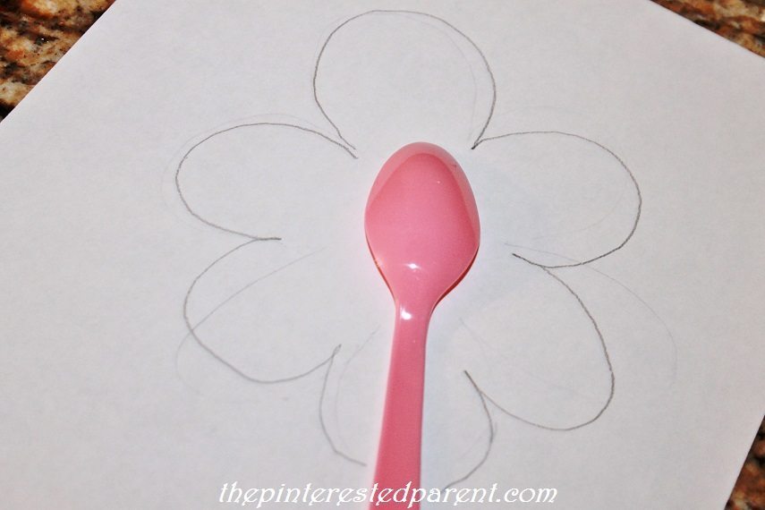 Plastic Spoon Flowers – The Pinterested Parent