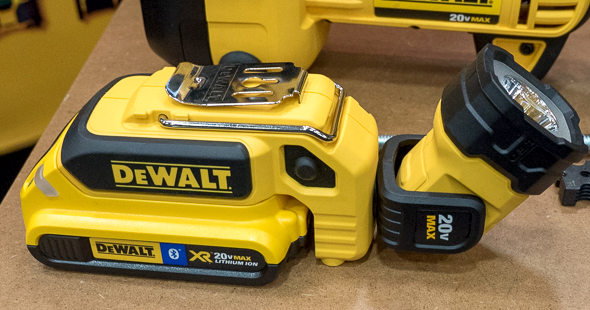 New Dewalt 20V Max Pivoting Head LED Worklight! (DCL044)