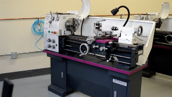 Identify components engine lathe