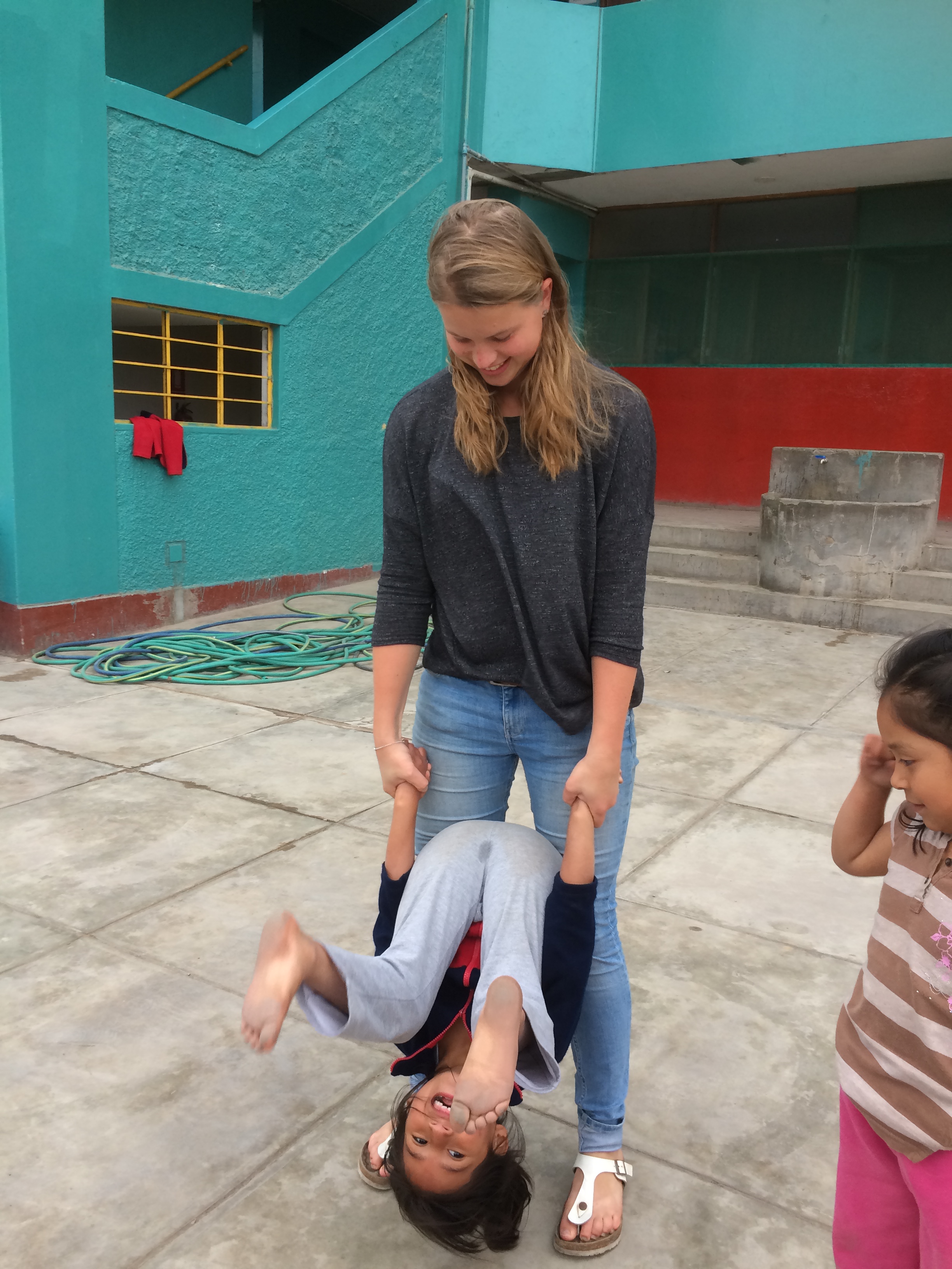 Volunteers & countries – VOLUNTEERS' HELP