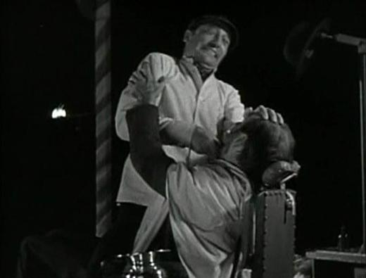 Warren William Cons the Yaps in The Mind Reader (1933)