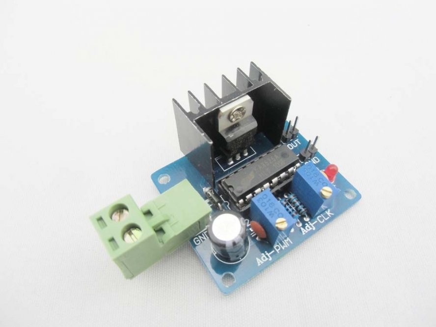 Module Réglable Fréquence Et Signal De Sortie Pwm Réglables Pour Arduino L7805cv Sg3525