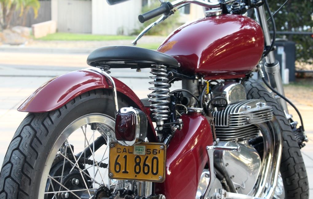Mild Custom – 1958 Ariel Square Four – Bike-urious