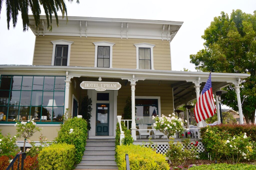 The Upham Hotel and Counrty House Santa Barbara (US) - Captain Bobcat