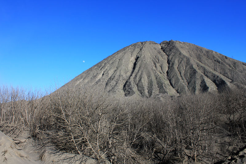 Best Volcanoes To Visit in Java, Indonesia - Our 4 Top Picks