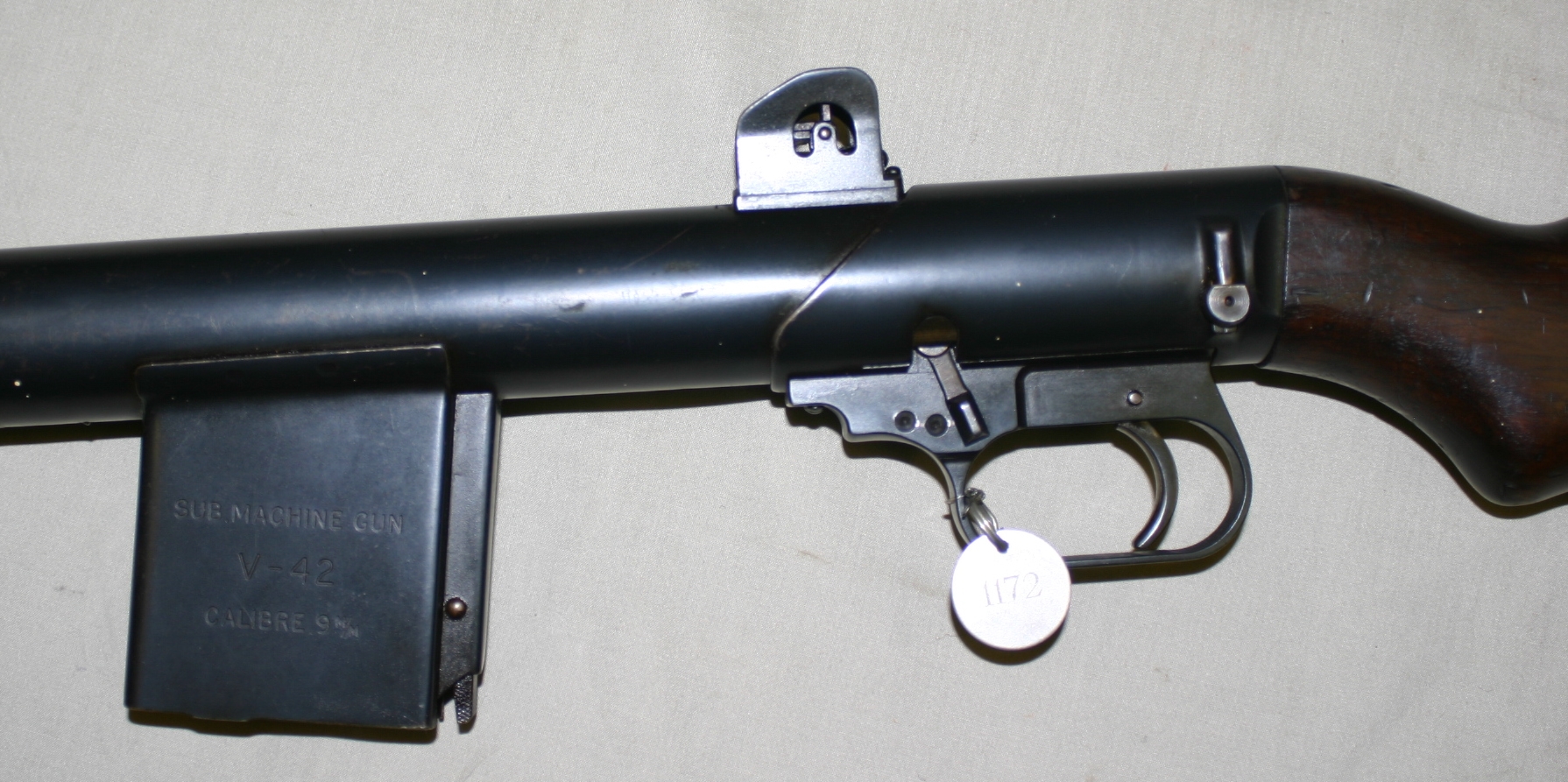 Vesely V-42 – Forgotten Weapons