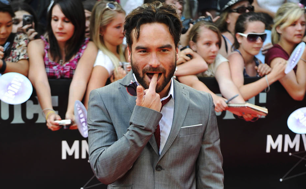 El protagonista de 'Big Bang Theory' Johnny Galecki, desnudo en el ...