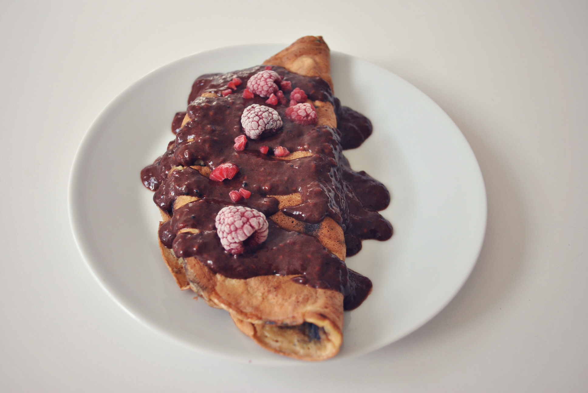 Mirror Friendly Sweet Omelette with Raspberry Topping - Mirror Friendly