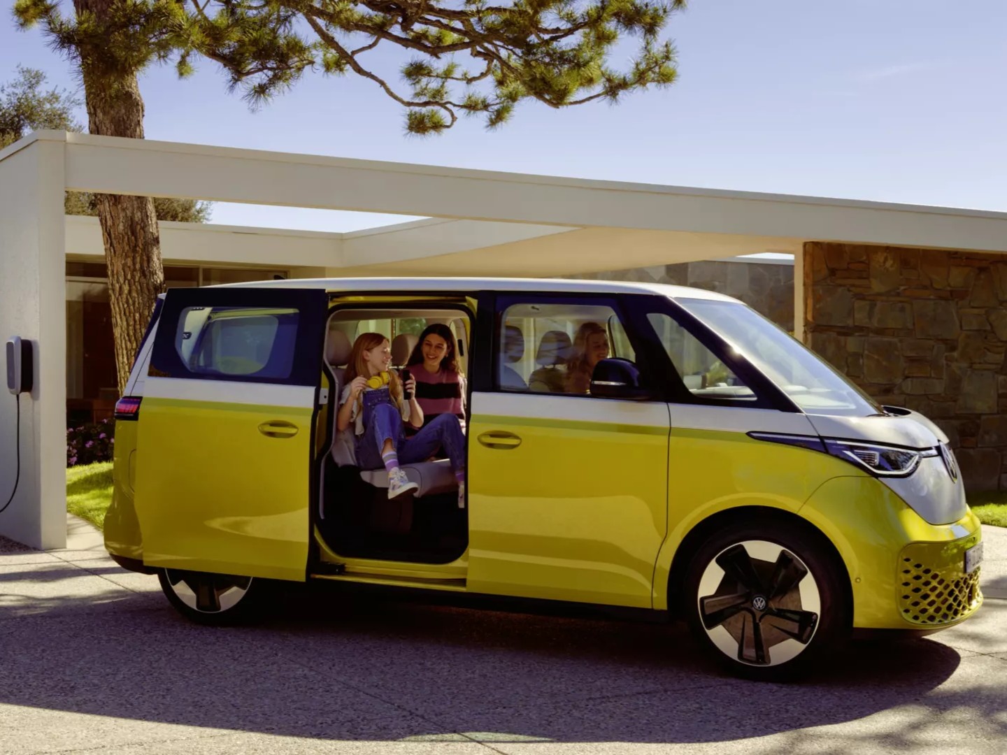 2022 Volkswagen ID. Buzz EV will start from £57,115 in the UK - TrendRadars