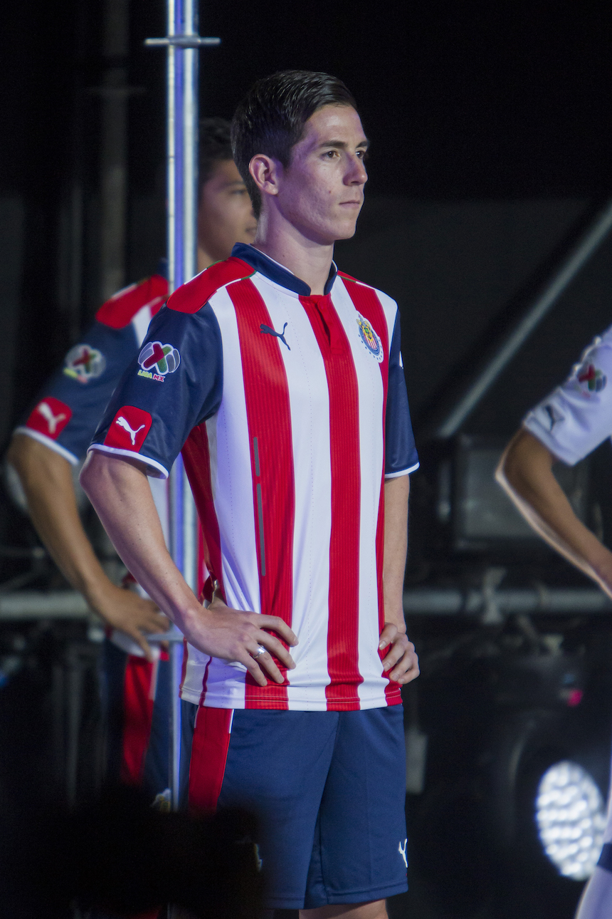 Chivas presentó su nuevo uniforme y está… ¡DE LUJO! – Sopitas.com