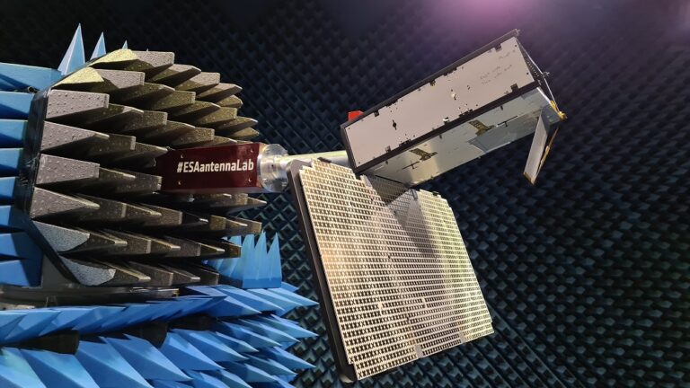 Reflectarray antennas: Great ideas and powerful software - TICRA